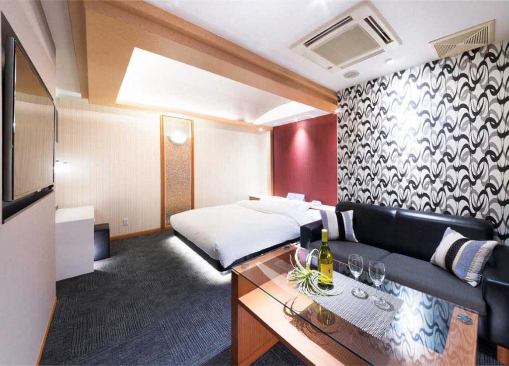 Room 505 – BELLE LA TOUR（ベル ラ トゥール）